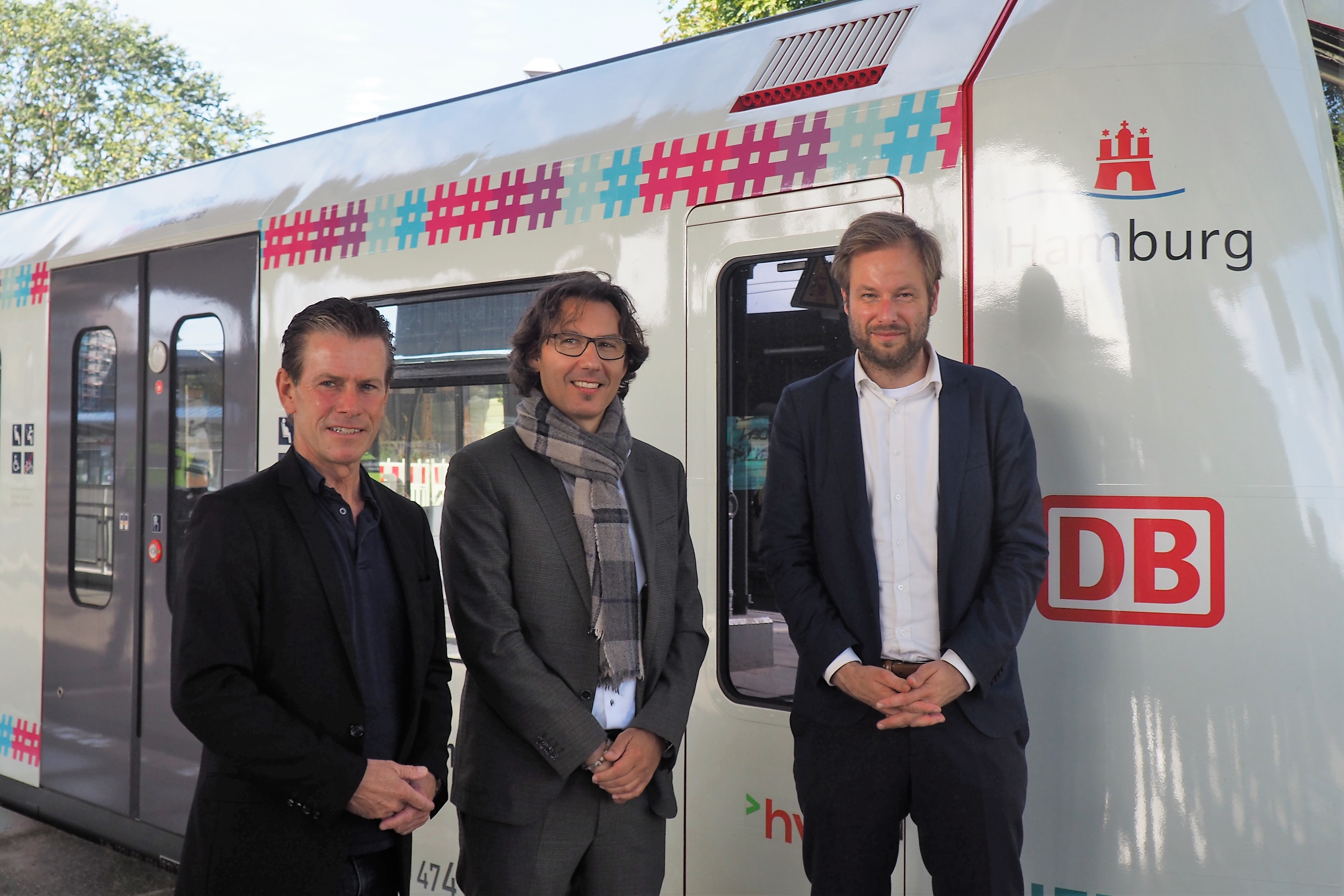 Fahrgäste erleben in Hamburg weltweit erste automatische S-Bahnen ...